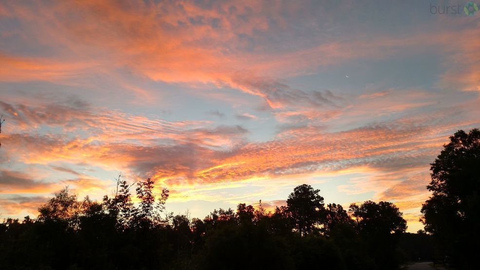 Photo of the Day: Sunrise and a crescent moon | WCIV